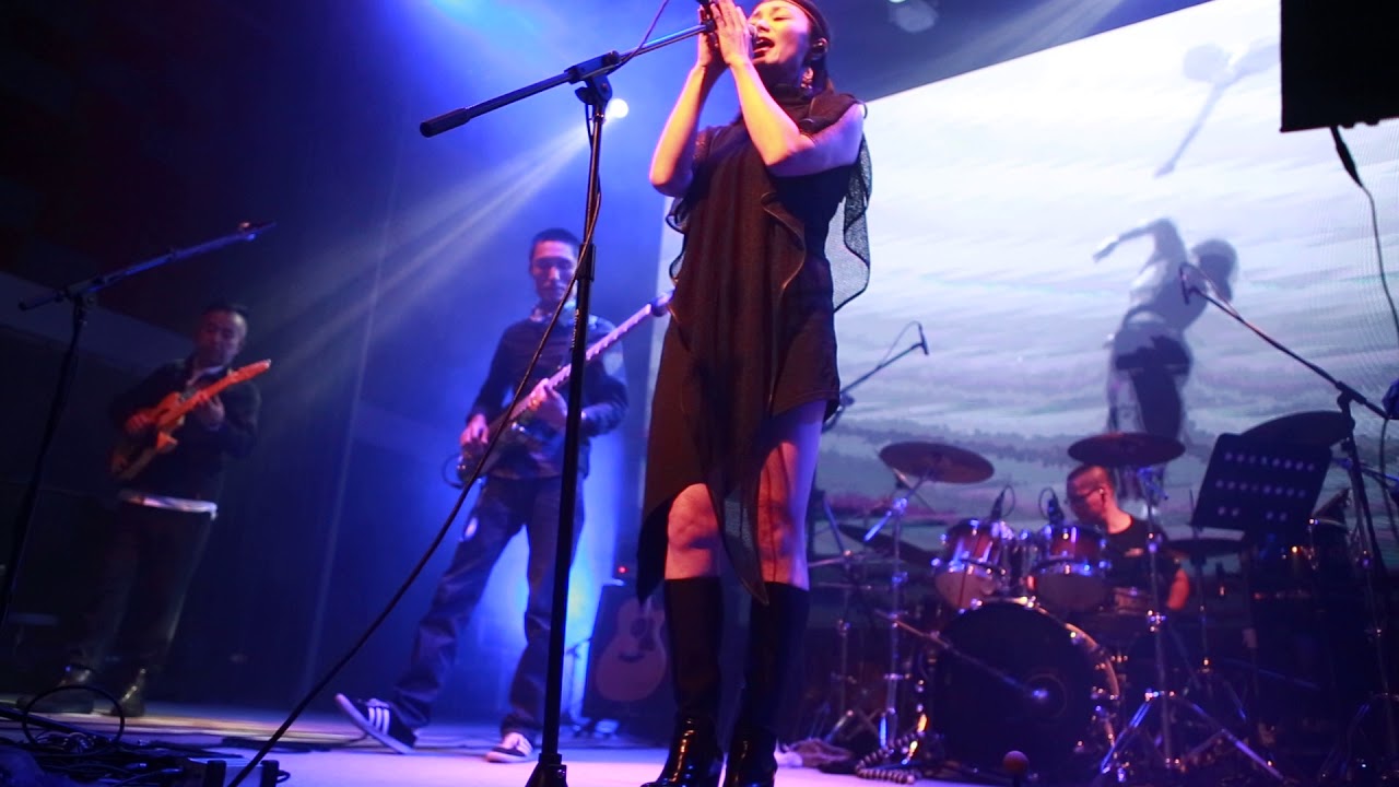 Wang Lei & Yile 磊落组合 - live at @B10, Shenzhen, 23/03/18 - YouTube