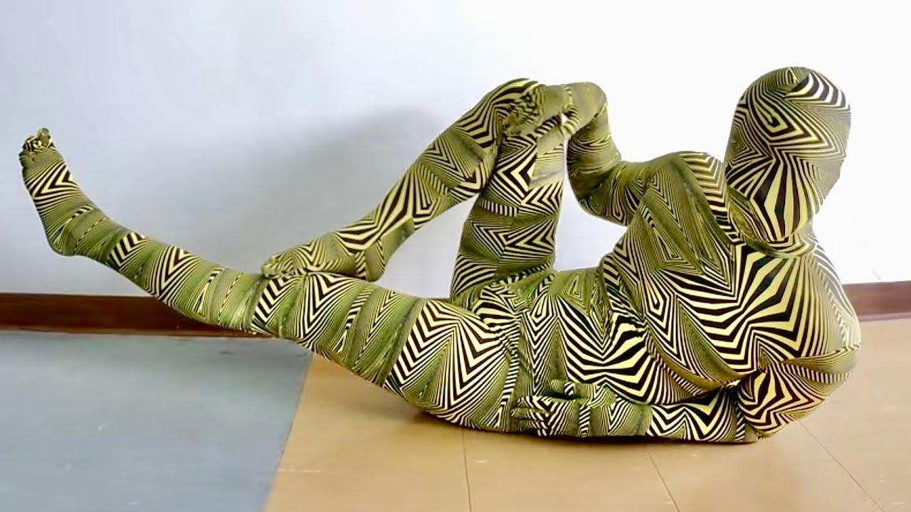 Review Zentai [4K2160p-60fps] : Zentai With Geometric Stripy Seamless ...