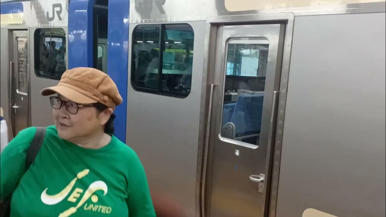 JR東日本E235系1000番台横クラF-28編成+横クラJ-26編成1679F総武快速・鹿島線快速成田空港・鹿島神宮行き錦糸町駅(JO22)18時18分発車 - YouTube