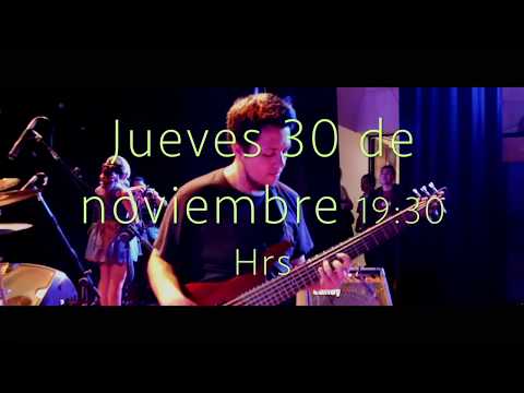Luciel Izumi en concierto (La Paz) Charango