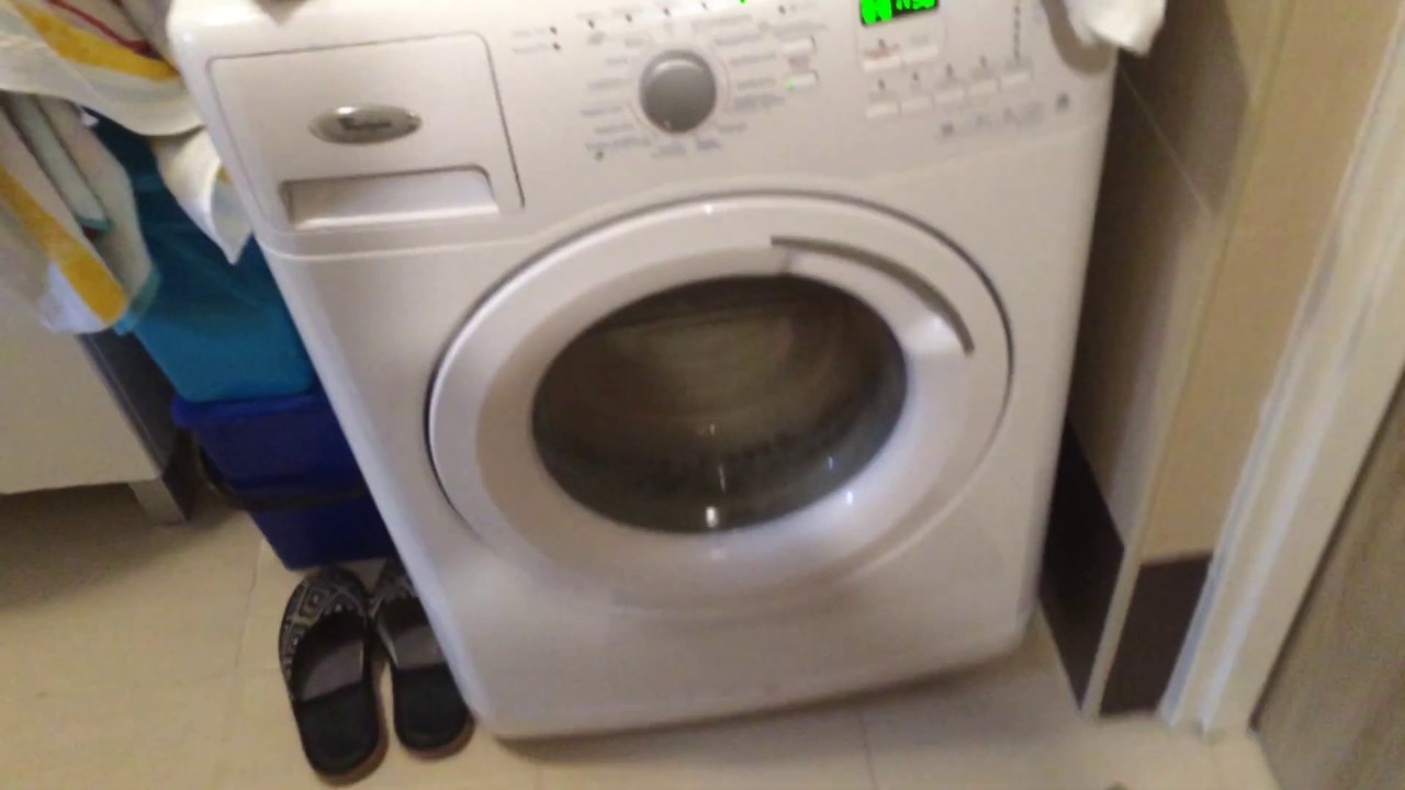 Pralka Whirlpool AWOE 9348 - wirowanie - YouTube