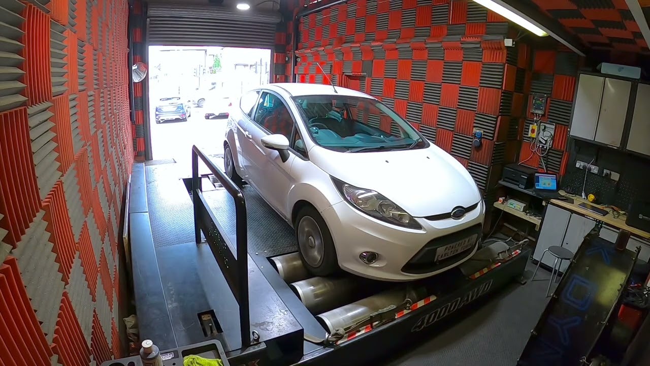 Ford Fiesta 1.25i custom stage 1 remap and dyno - YouTube