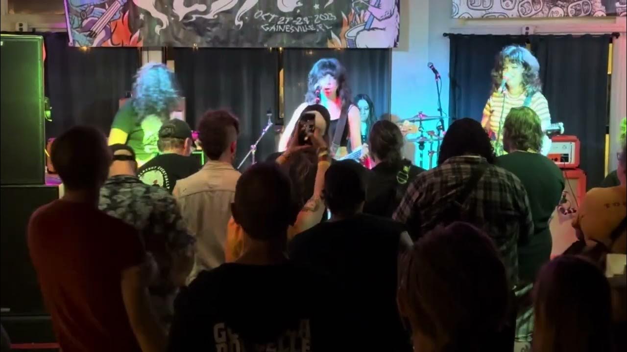 Desert Sharks - Ego Death (live) @ Fest 21 - YouTube