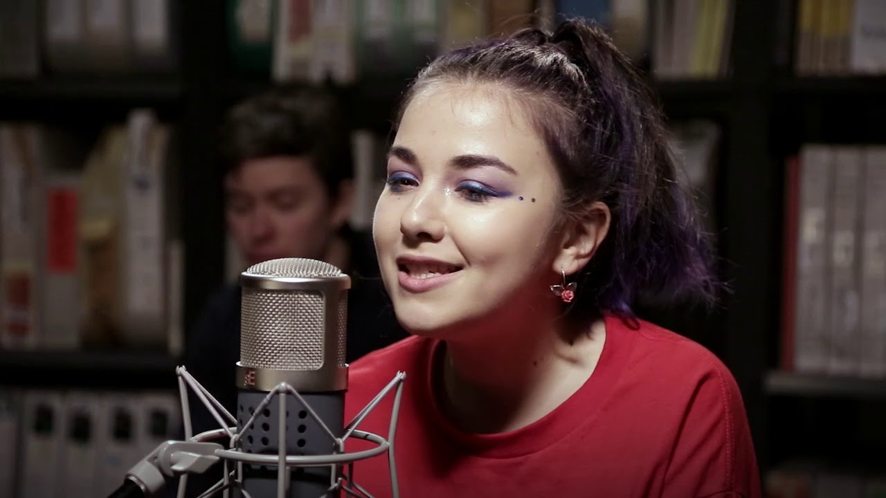EZI - Dancing in a Room - 1/12/2017 - Paste Studios - New York - NY ...