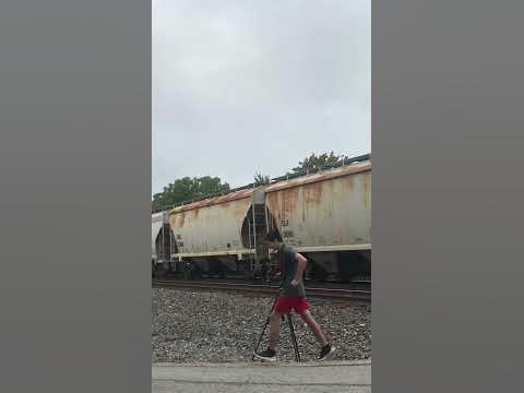 Eastbound sand train with kcs grey and Wesley Barnett as the engineer #norfolksouthern - YouTube