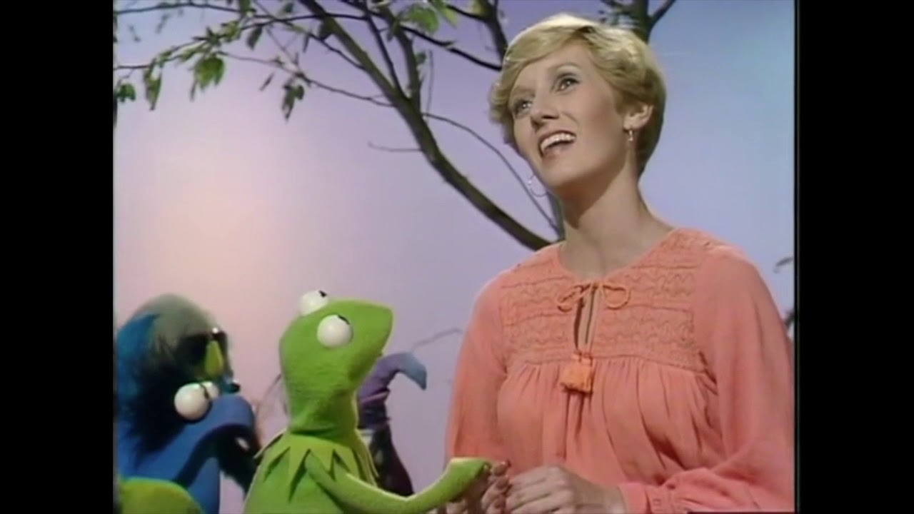 Muppet Songs: Sandy Duncan - Try to Remember - YouTube