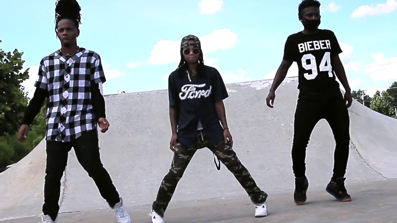 Tippy Toes - Mohead Mike (KrushVibez, TrillV, & LilInternet) - YouTube