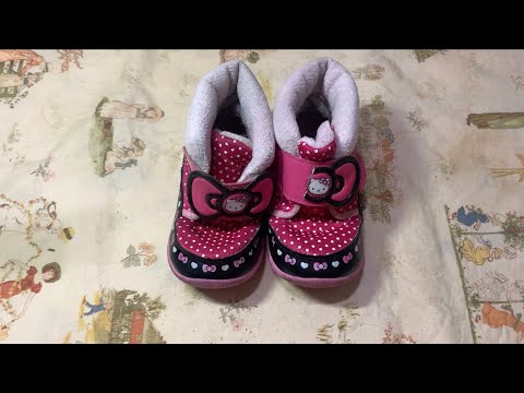 What a pair of cute little girl's shoes. 2 - YouTube