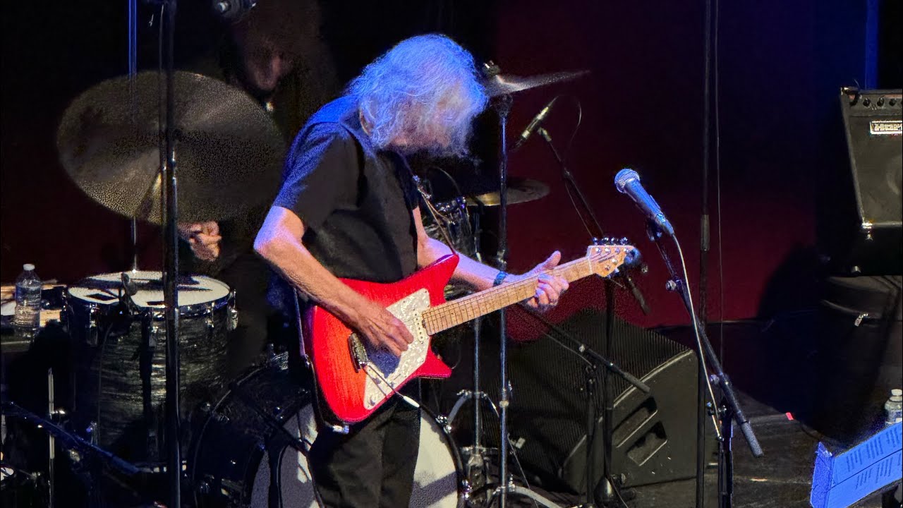 Some cool lines from Albert Lee chorus of Sweet Little Lisa by Dave ...