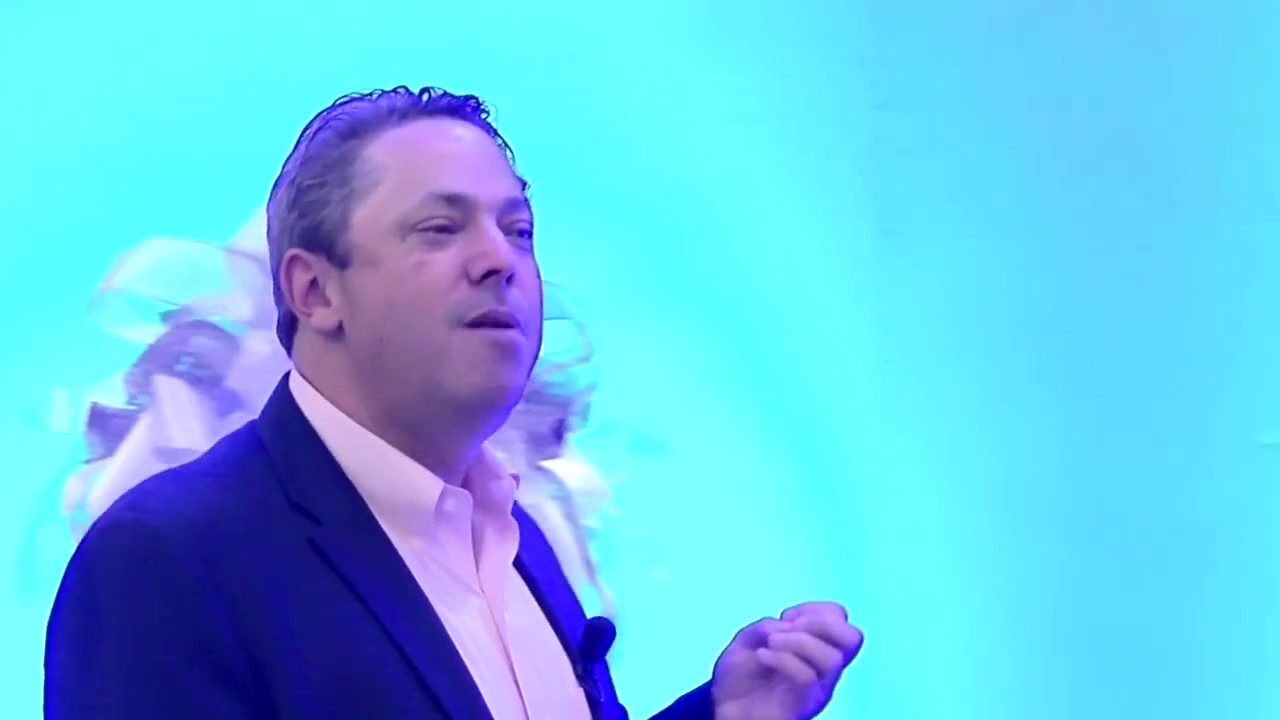 Colin Gold, Customer Service Expert - YouTube