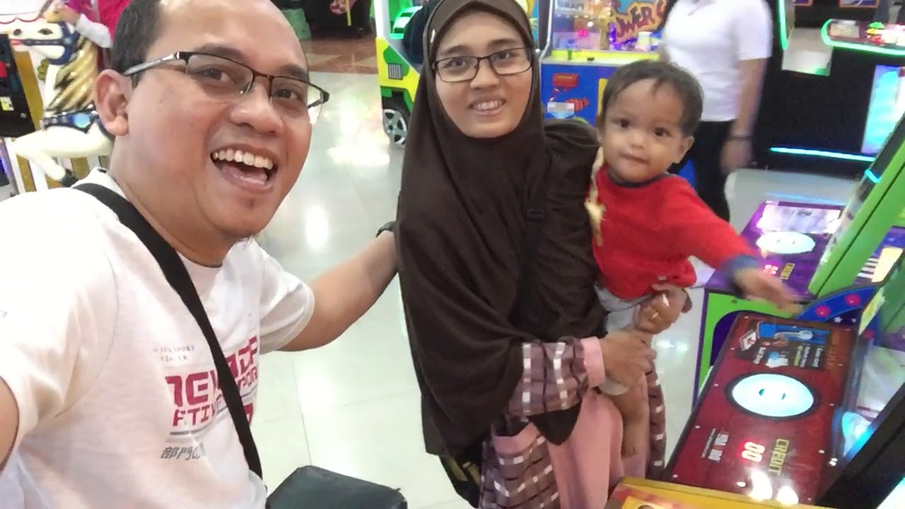 Alan alan di Timezone Margo City sebelum abi berangkat ke London (I ...