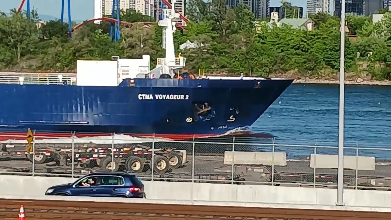 5 23 24 CHOPPERS FLYING PRETTY LOW & CARGO SHIP BY PORT OF MONTREAL ...