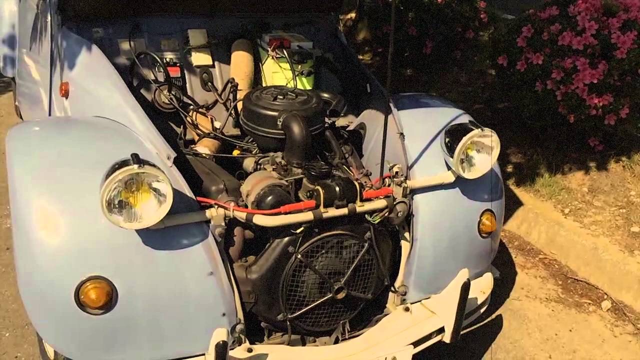 2CV Cranking - YouTube
