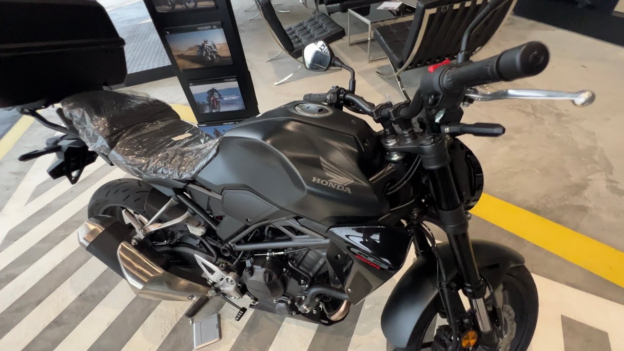Honda CB250R 2022 Review - YouTube