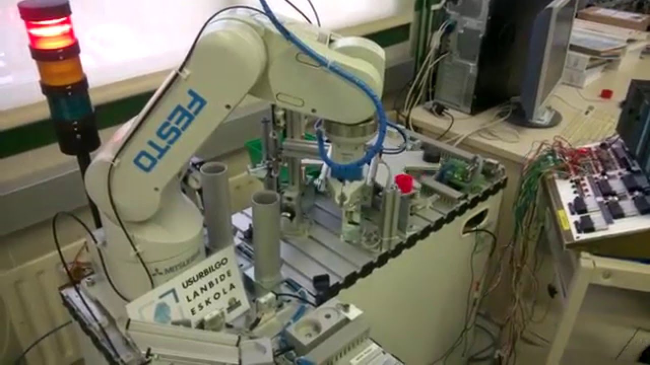 Video Robot Procesado - YouTube