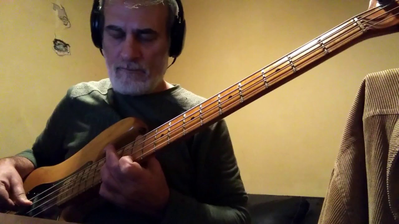 GROOVE 2 (Julio Fioretti) (David Keif - Groove for electric bass) - YouTube