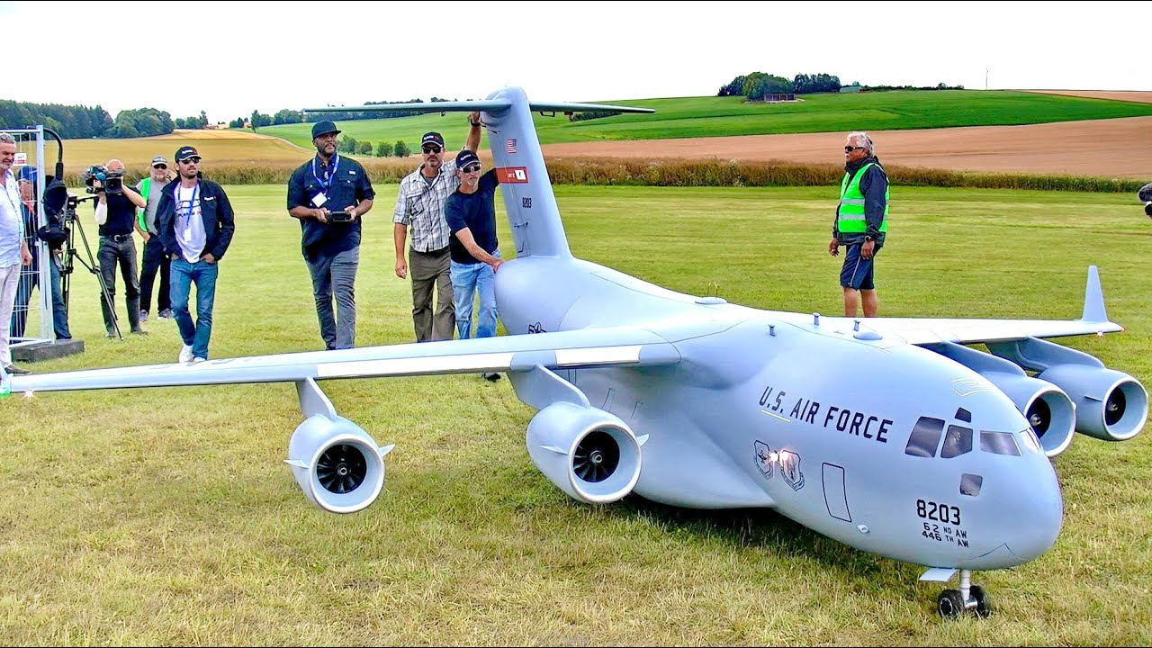 WORLD´S LARGEST ELECTRIC RC MODEL AIRCRAFT FROM TYLER PERRY / 149KG C-17 GLOBMASTER FLIGHT DEMO ...