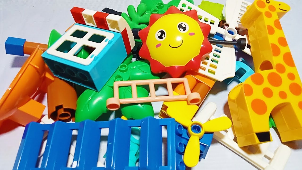 Satisfying building blocks marble run ☆ Build a marble track with lego ...