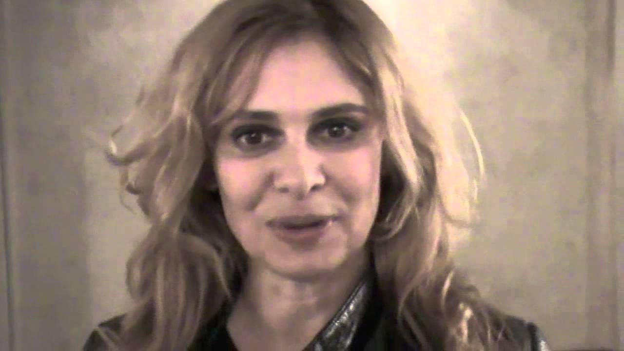 Debora Caprioglio IL TEATRO E' SALUTARE - YouTube