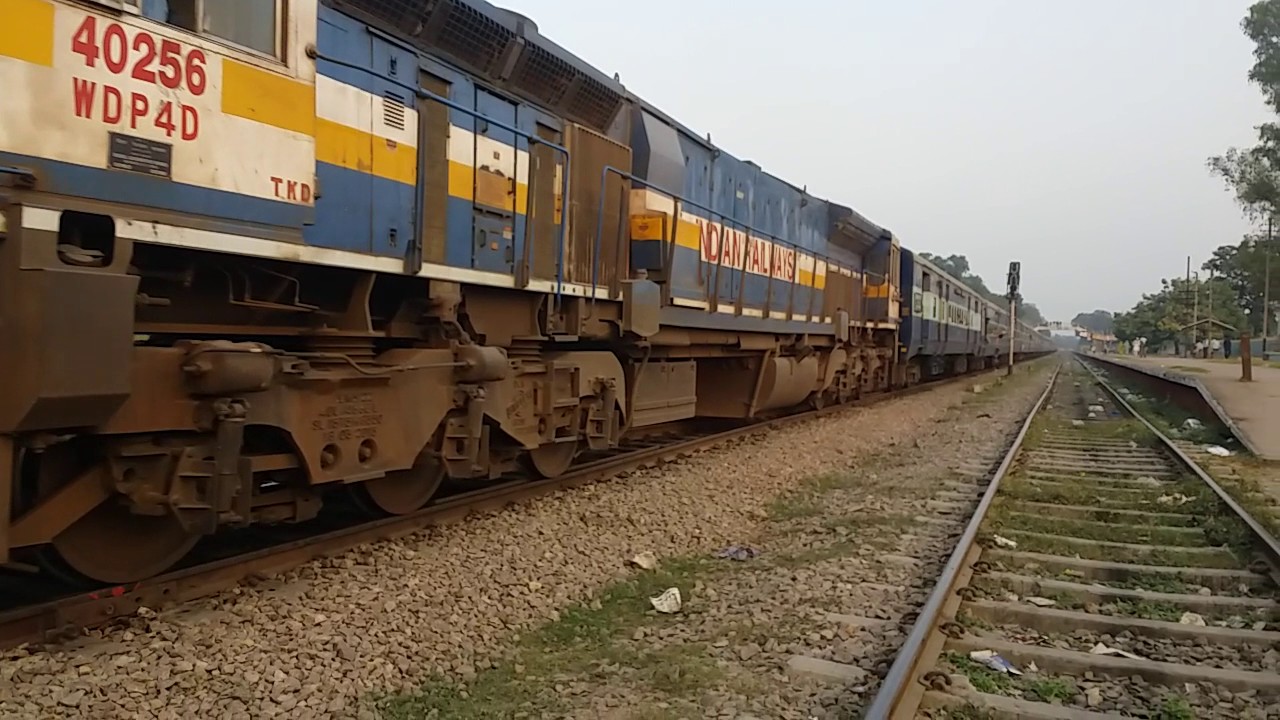 (HD)Tkd Wdp4d Doon Express Departing Rudauli station - YouTube