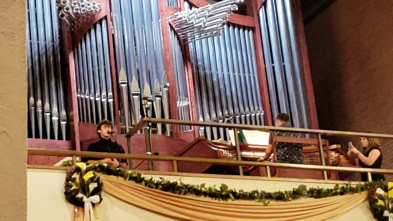 Schubert's Ave Maria sung by Dominic Plummer (17 yrs) second verse (pt ...