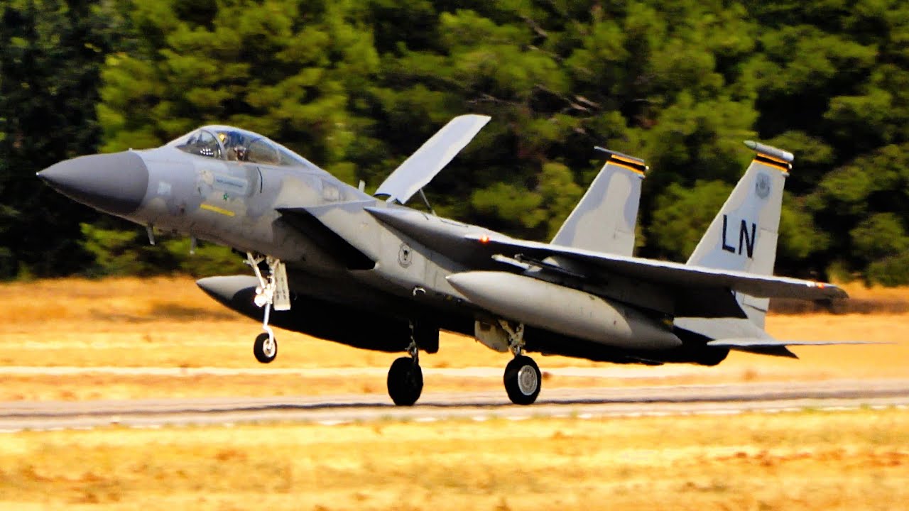 USAF Grim Reapers F-15 Eagle Missed Approach with Tip of the Wings [4K] - YouTube