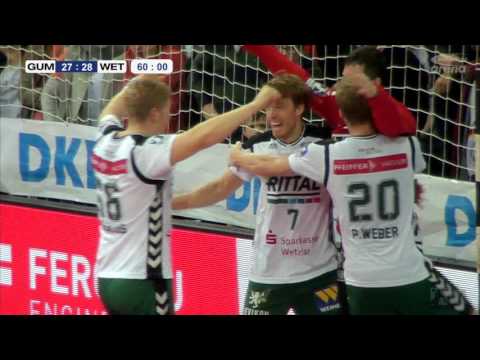 Benjamin Buric hält den Sieg fest