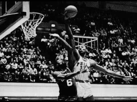 Wilt Chamberlain dunking and shooting over Bill Russell | RARE CLIP ...