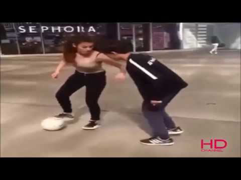 Lionel Messiye Meydan Okuyan Kız Futbolcu   Girl Defying Lionel Messi