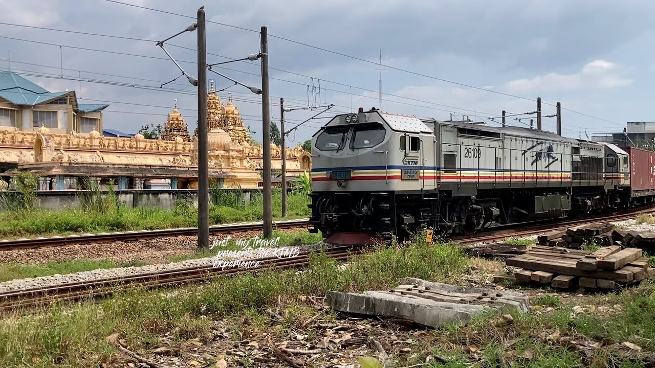 KTMB Class 26109 Tanjung Pelepas locomotive with container wagons and ...