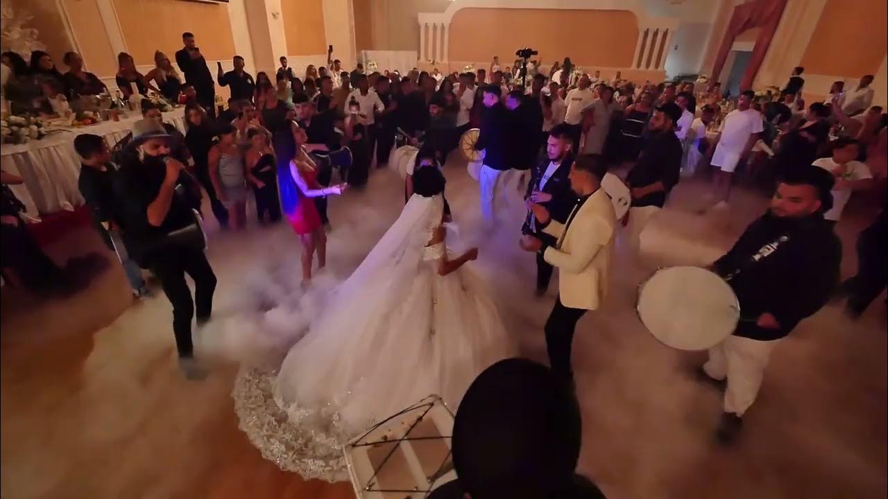 @Tobele României- dansul mirilor (Nunta Robert&Alina - Nasii Vasile&Mili) - YouTube
