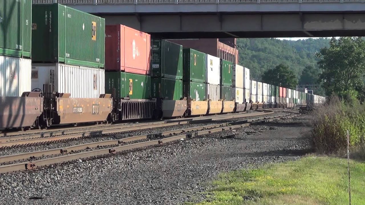 Norfolk Southern stacktrain takes high speed switch @ Homestead, PA 7/9 ...
