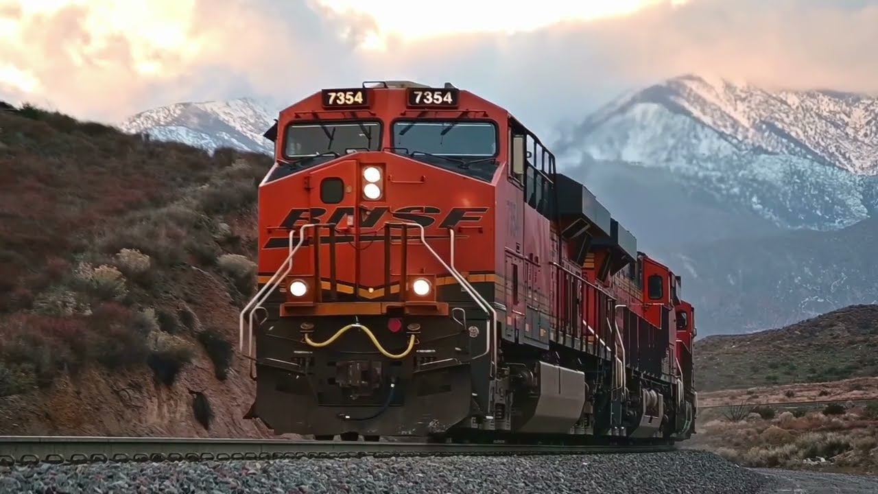 California Trains On Route 66 (4K) - YouTube