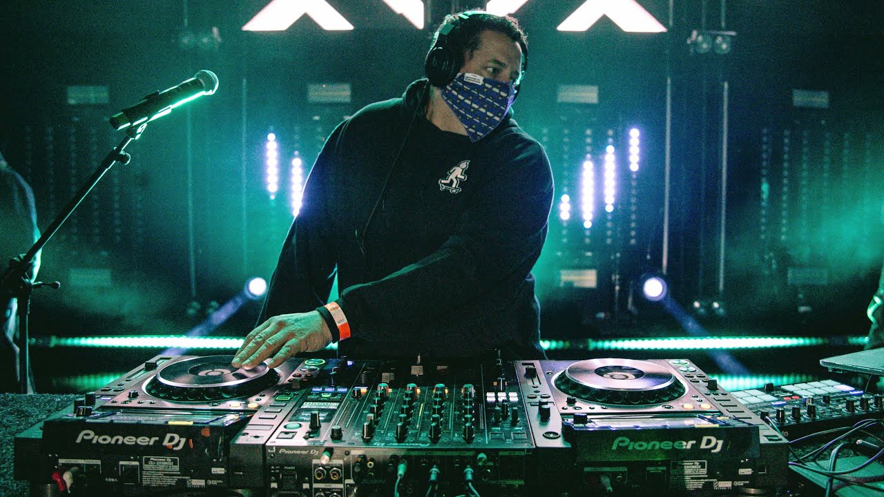 DJ Semtex featuring Keys The Prince & DC. Live at Wireless Connect 2020 ...