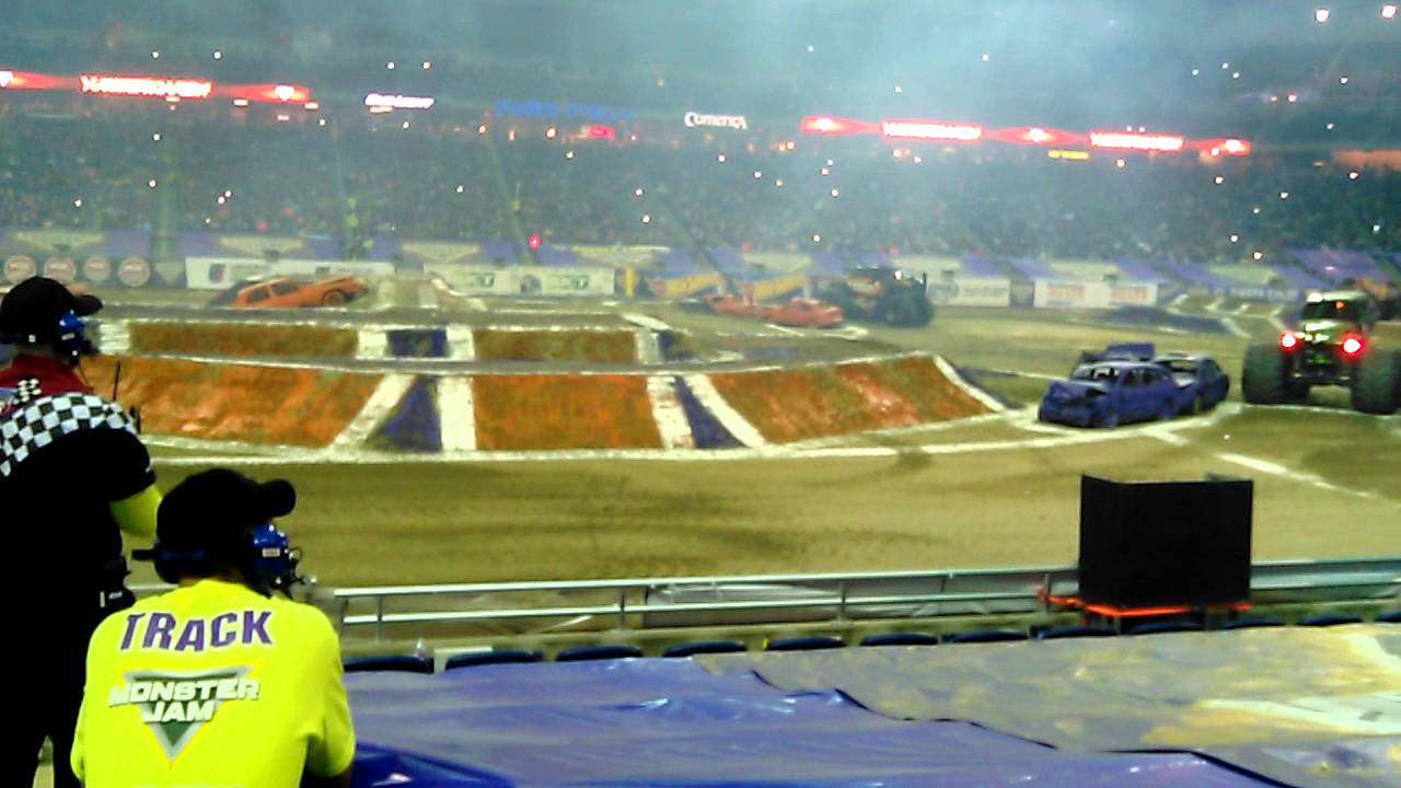 Monster Jam at Ford Field in Detroit 2016 - YouTube