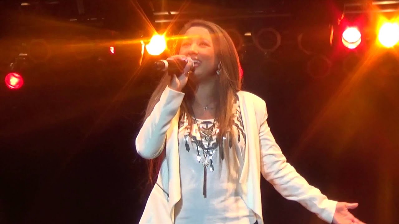 Sara Gray opening for Little Big Town performing "One Of A Kind" - YouTube