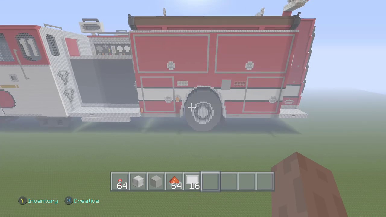 Minecraft (Xbox One) Massive Fire Truck "Engine 11 with light patterns ...