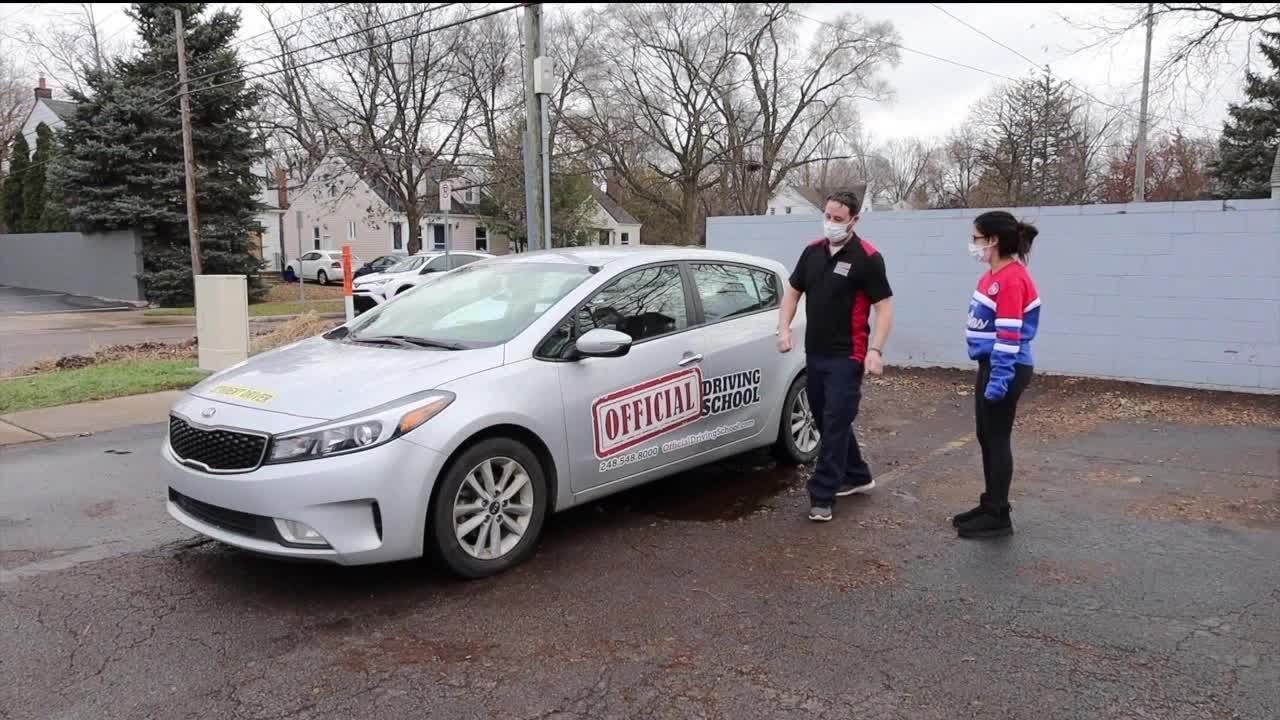 Good driving habits for teens from Official Driving School - YouTube