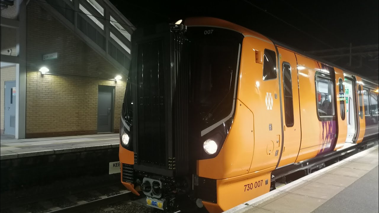 Class 730007 + 730010 Arrives and Leaves Leighton Buzzard - YouTube