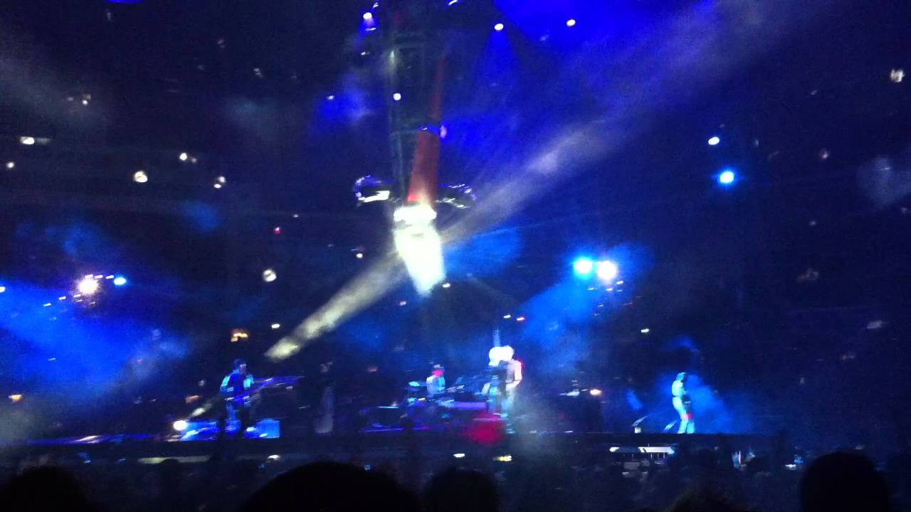 U2 Denver May 2011--With or Without You - YouTube