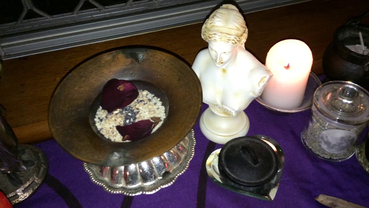 Hekate's Deipnon altar, January 2019 - YouTube