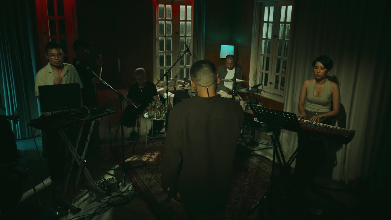 Teza Sumendra - The Intro(vert) (Midnight Sessions) - YouTube