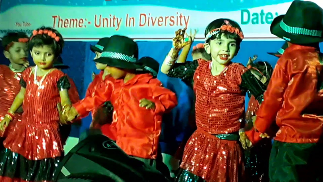 MARIA PITACHE SONG DANCE - YouTube