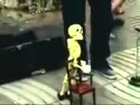 La calaca bailando - YouTube