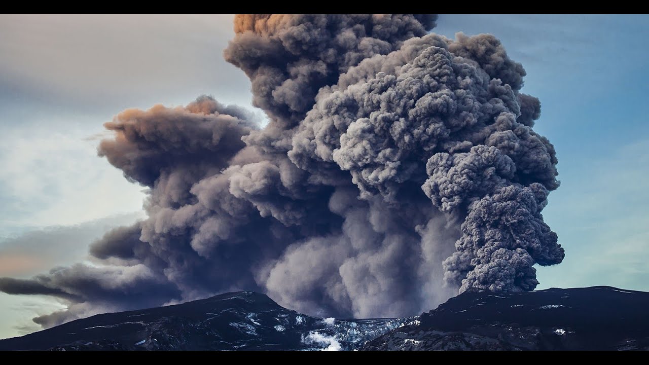 Top 5 Volcanic Eruptions Caught On Camera - YouTube