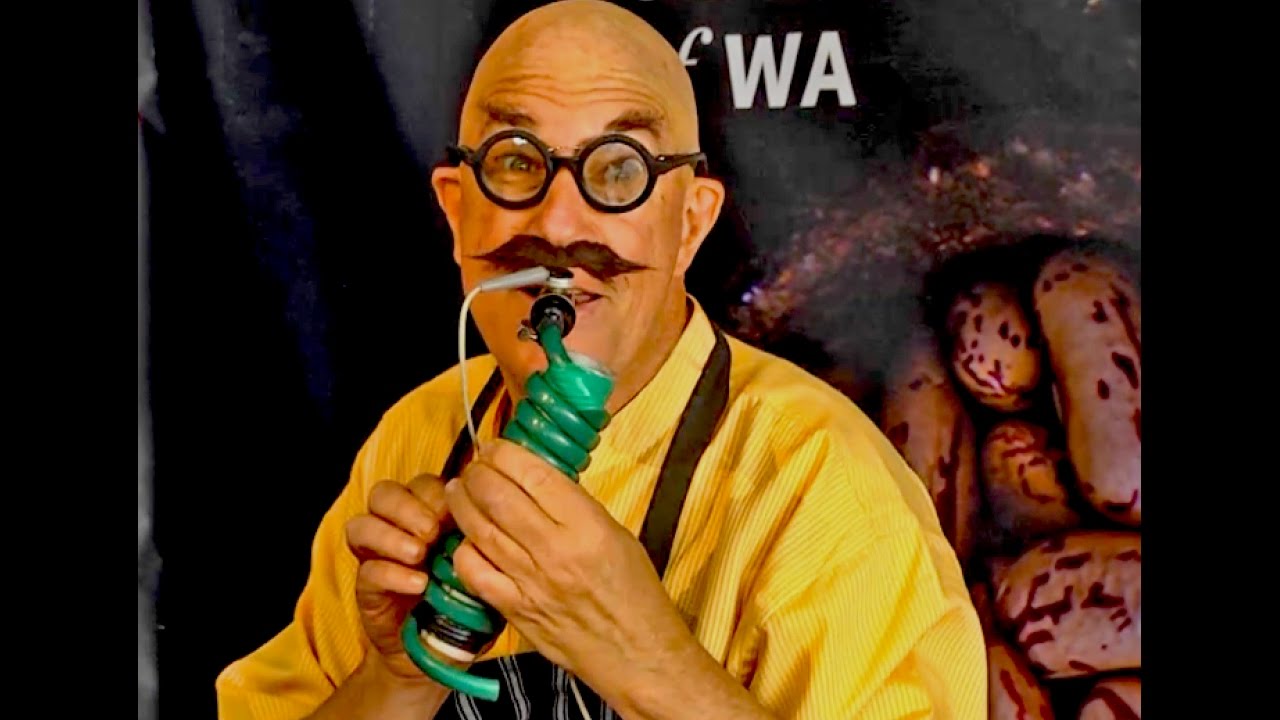 Ivan plays Mr Curly and the Feather Duster - YouTube