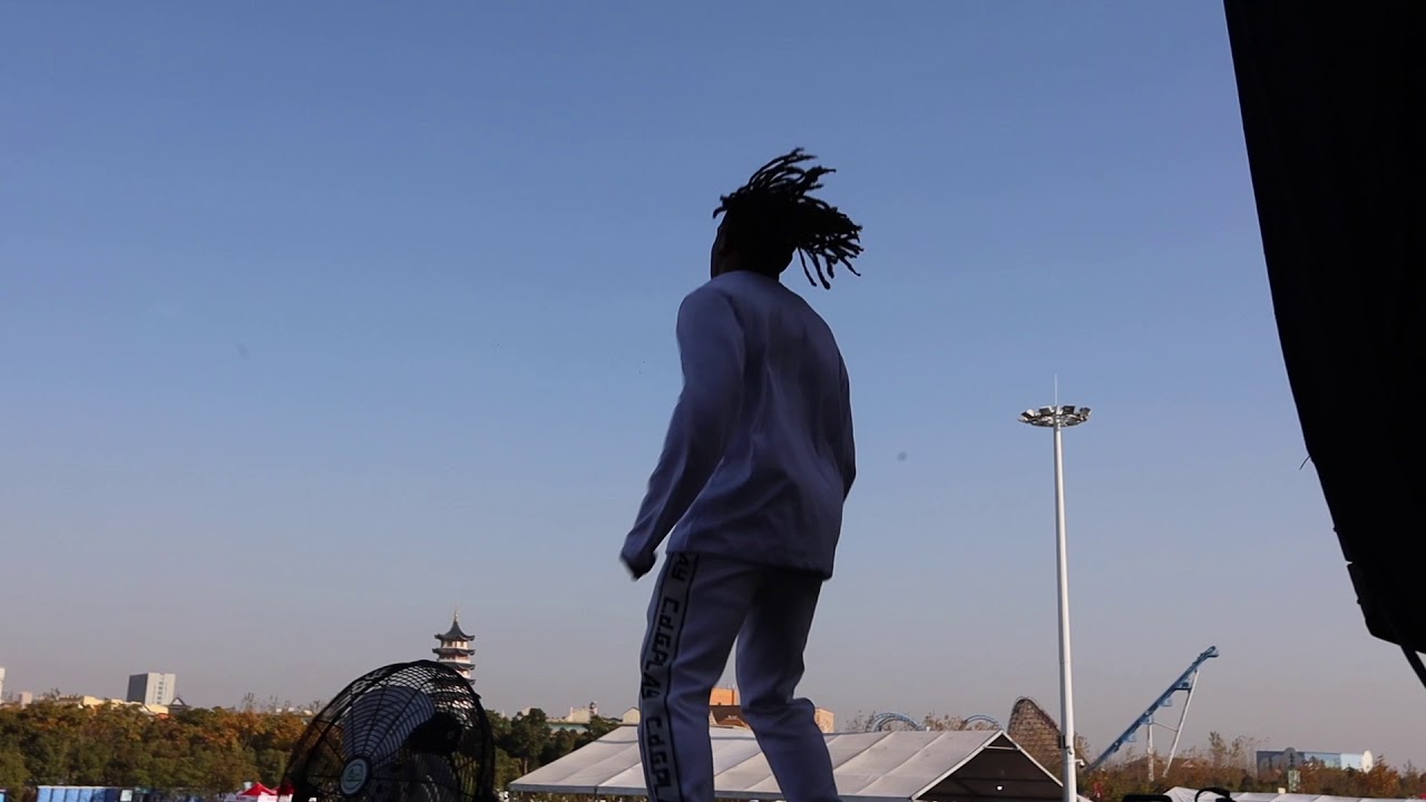 PERFORMING AT MY FIRST EVER MUSIC FESTIVAL!! (Vlog #2) - YouTube