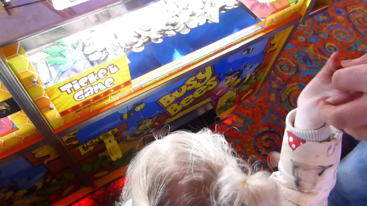KIDS FUN AT THE AMUSEMENTS Arcades grab machines ticket games - YouTube