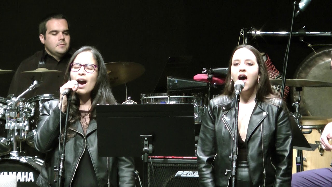 Carla Báez cantando Strange Bird. Auditorio Municipal Tacoronte - YouTube
