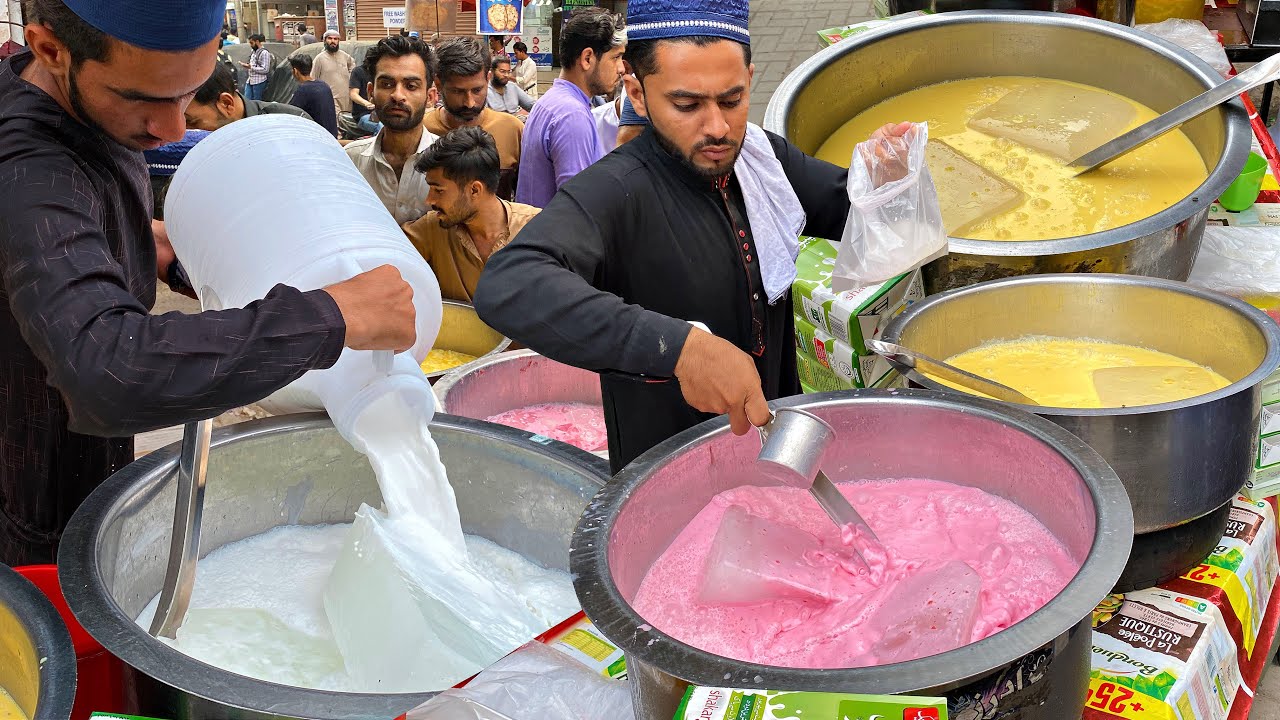 Original Banana + Strawberry Milkshake Making | Road Side Fresh Juice ...